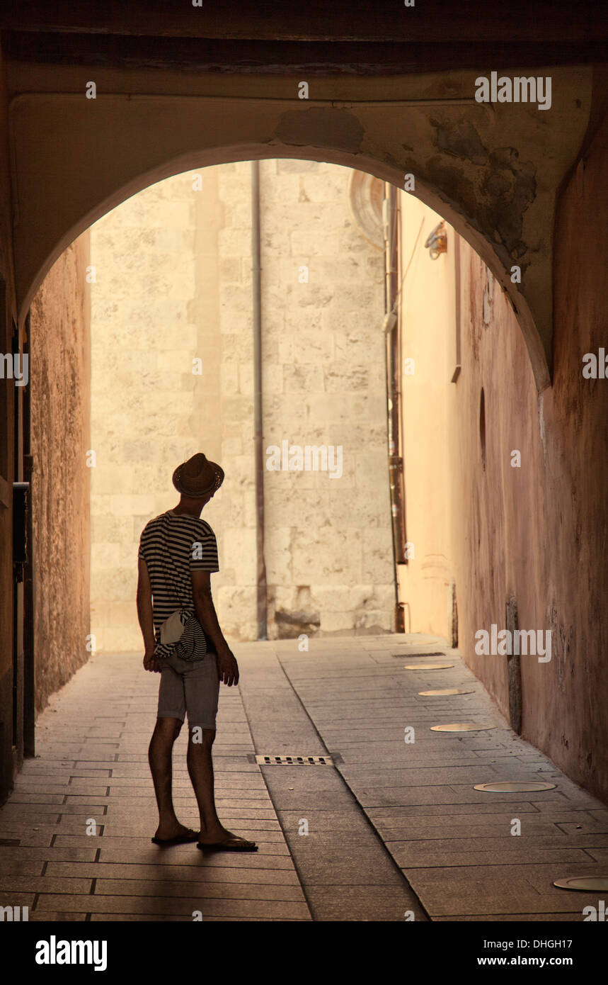 Arched lane hi-res stock photography and images - Alamy