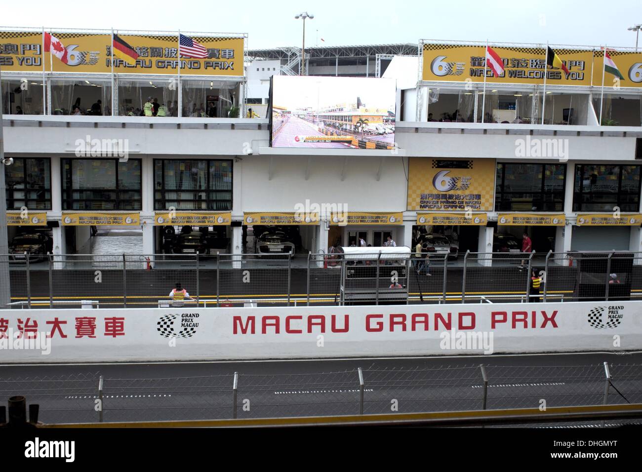 Pit row hi-res stock photography and images - Alamy
