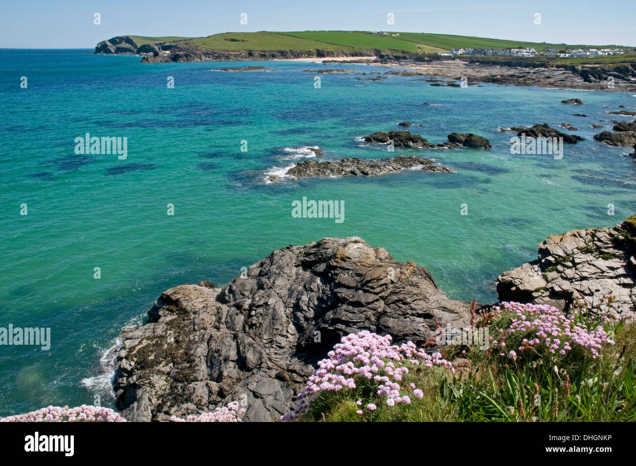 Impressive coastal views on the south west coast path at Newtrain Bay ...