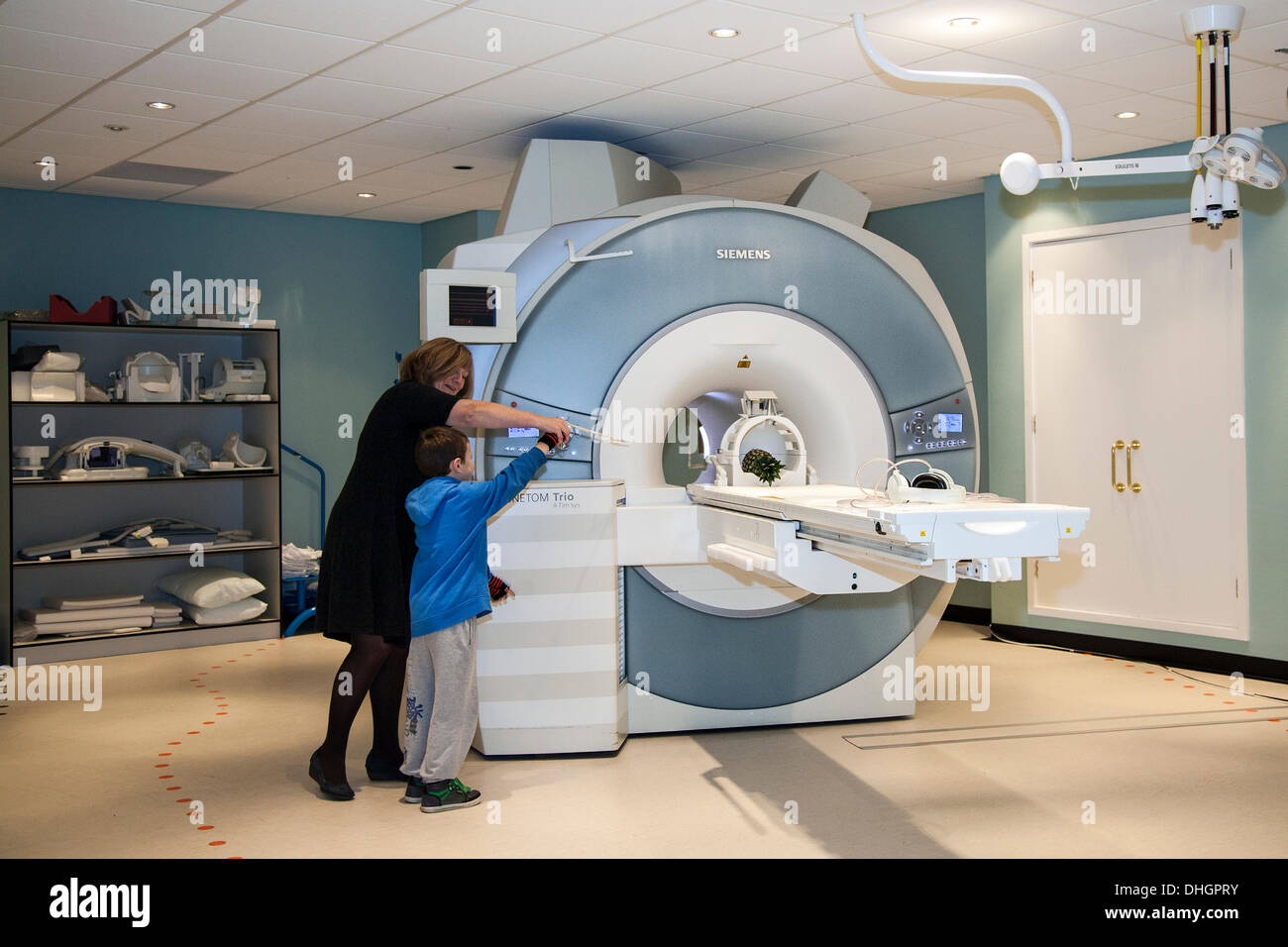 Whole body mri hi-res stock photography and images - Alamy