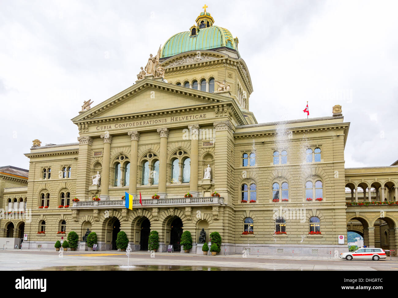 Bern parliament square fountain hi-res stock photography and images - Alamy