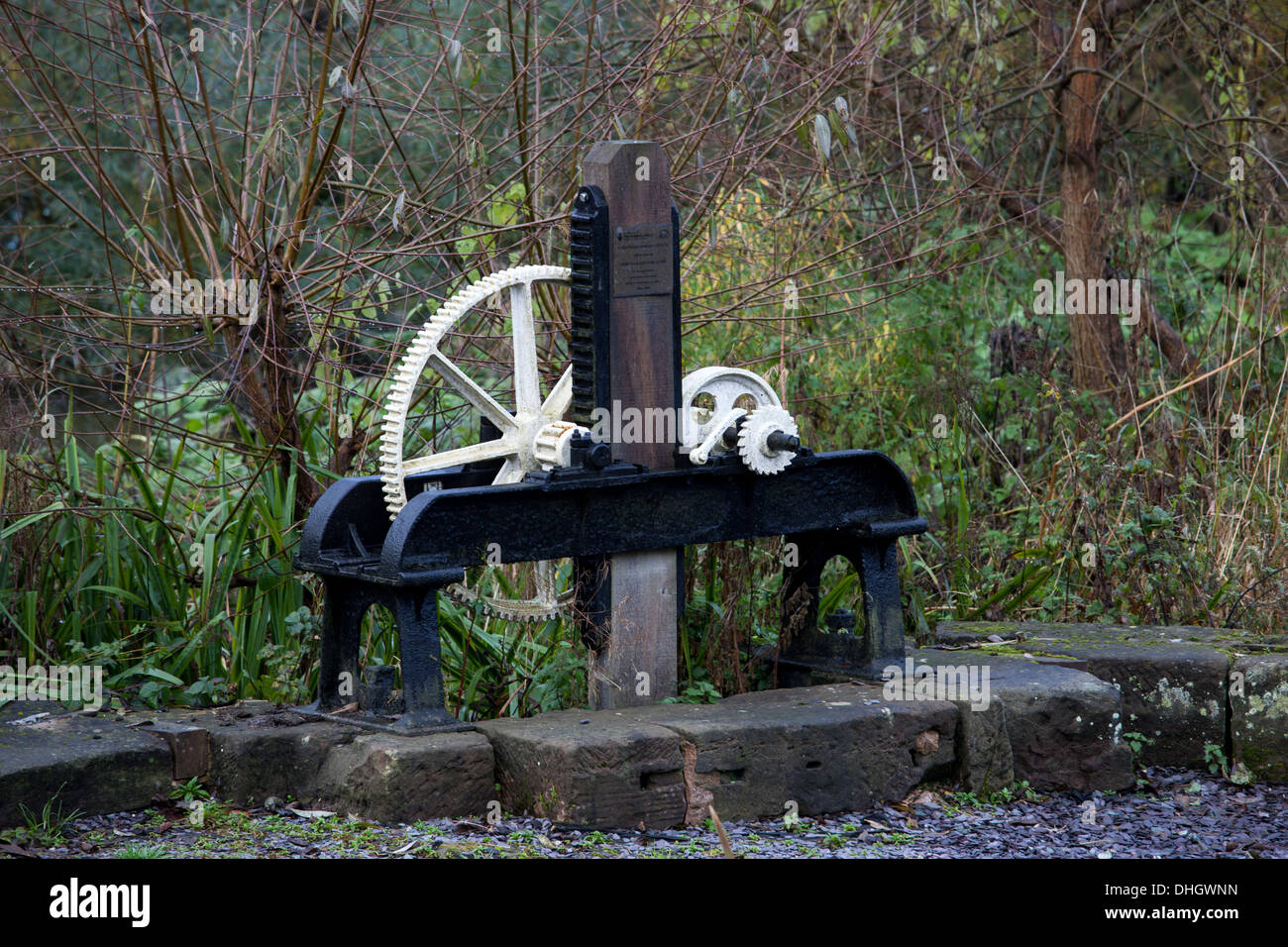 Sluice gate wheel hi-res stock photography and images - Alamy