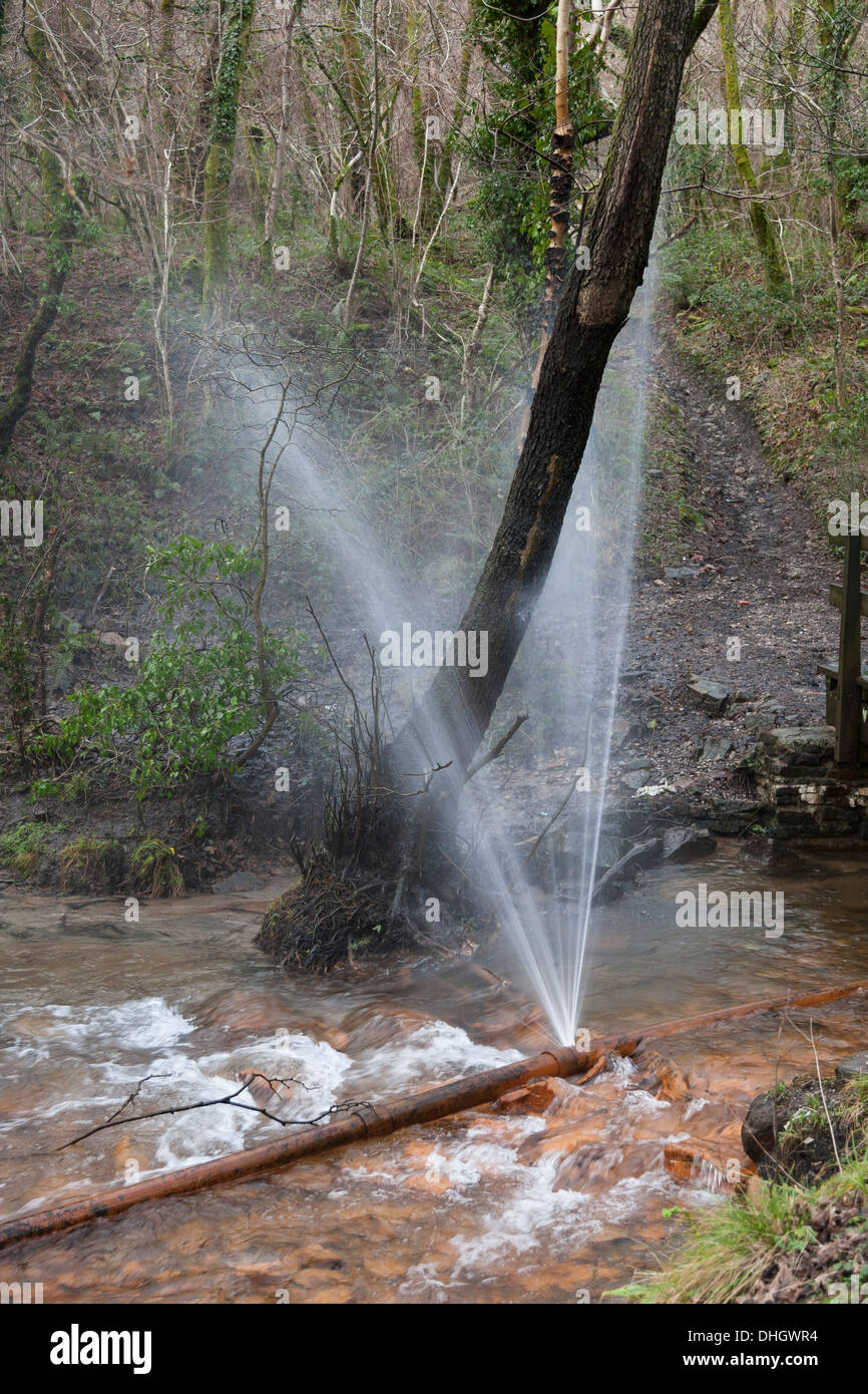 Burst pipe hi-res stock photography and images - Alamy