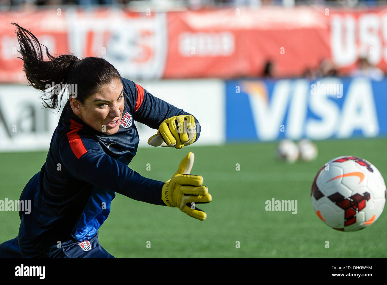 Usa goalkeeper hope solo team hi-res stock photography and images - Alamy