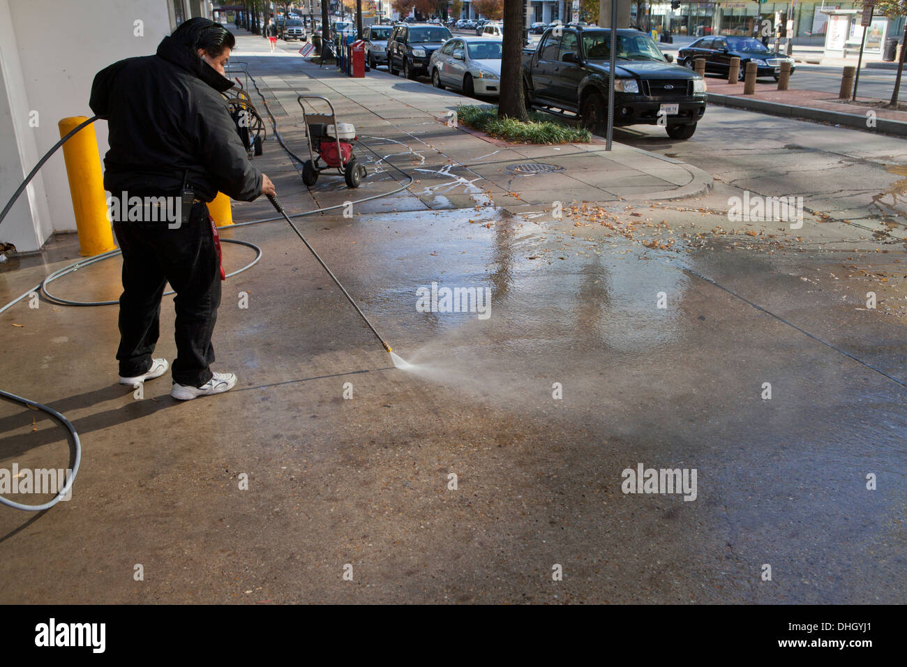 Man power washing hi-res stock photography and images - Alamy