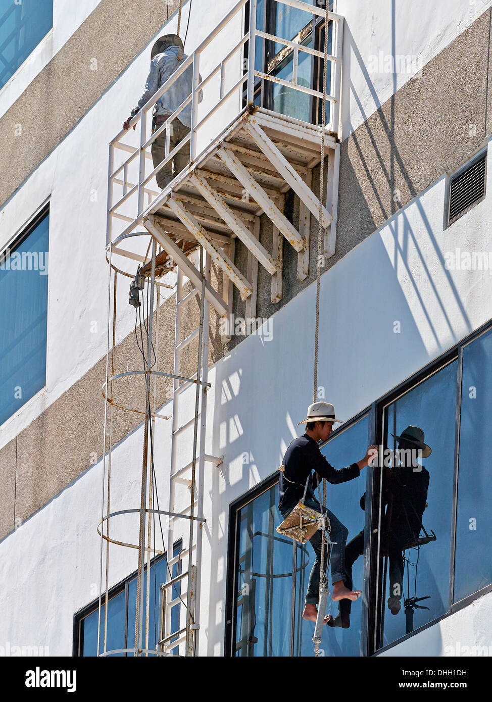 Safety high rise buildings hi-res stock photography and images - Alamy