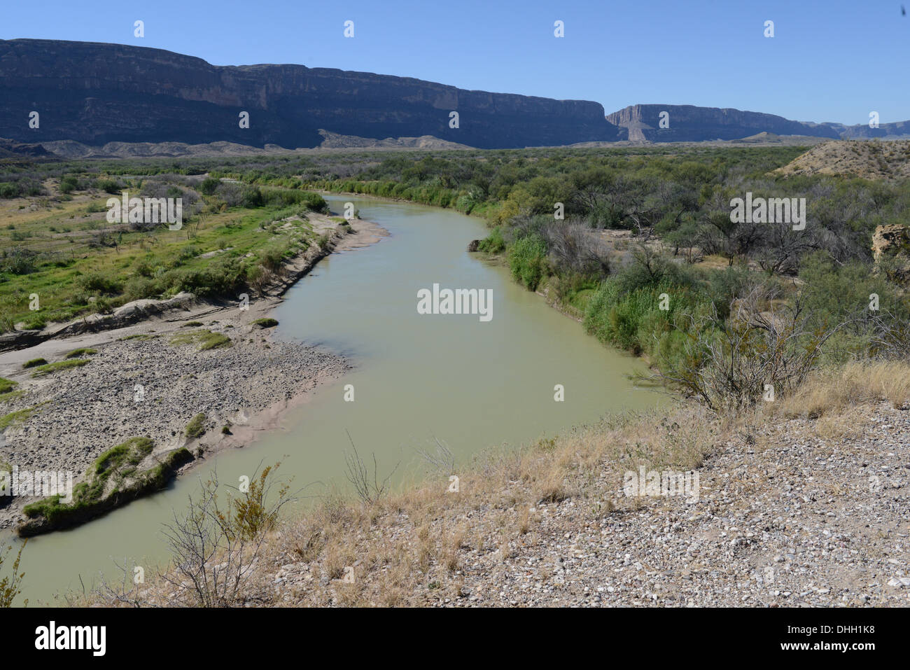 Dramatic dessert and canyon landscape in Big Bend National Park in ...