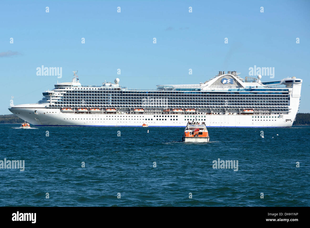 A tender approaching the cruise ship MS Caribbean Princess of Princess ...