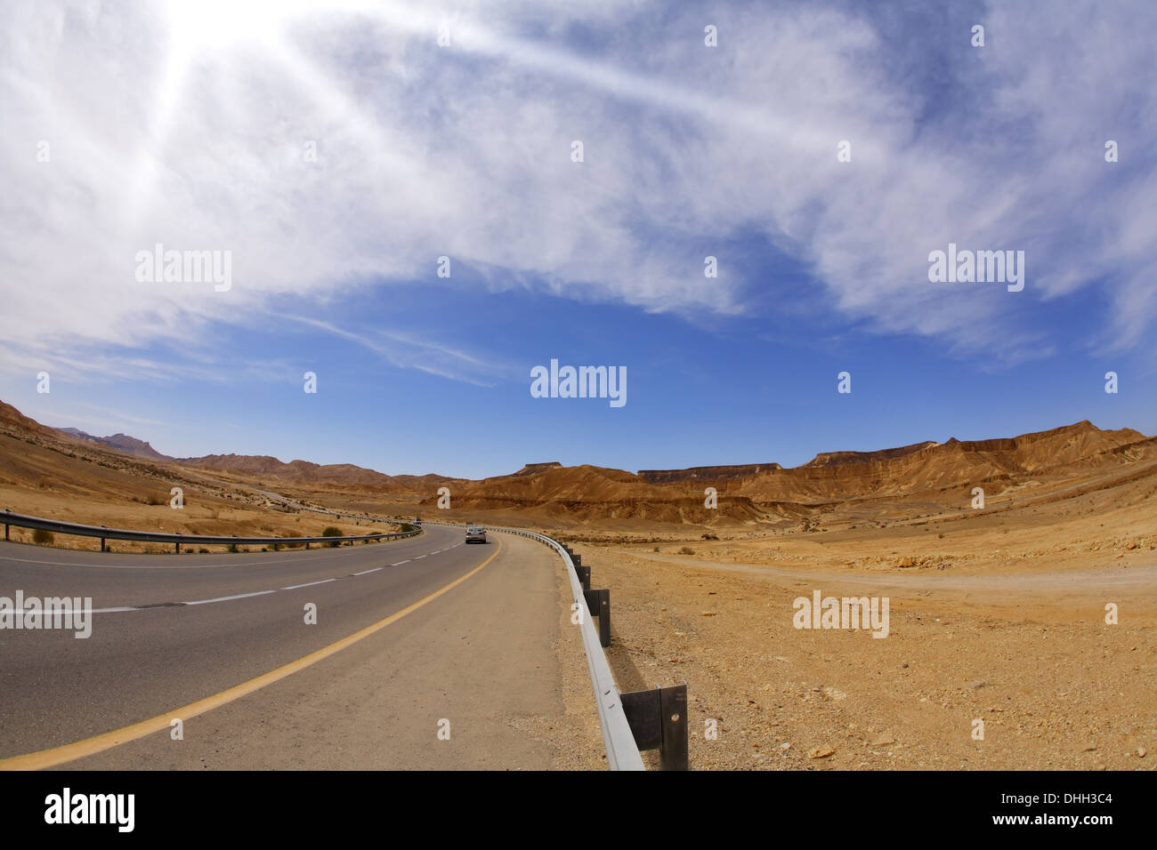 Empty open road in desert hi-res stock photography and images - Alamy
