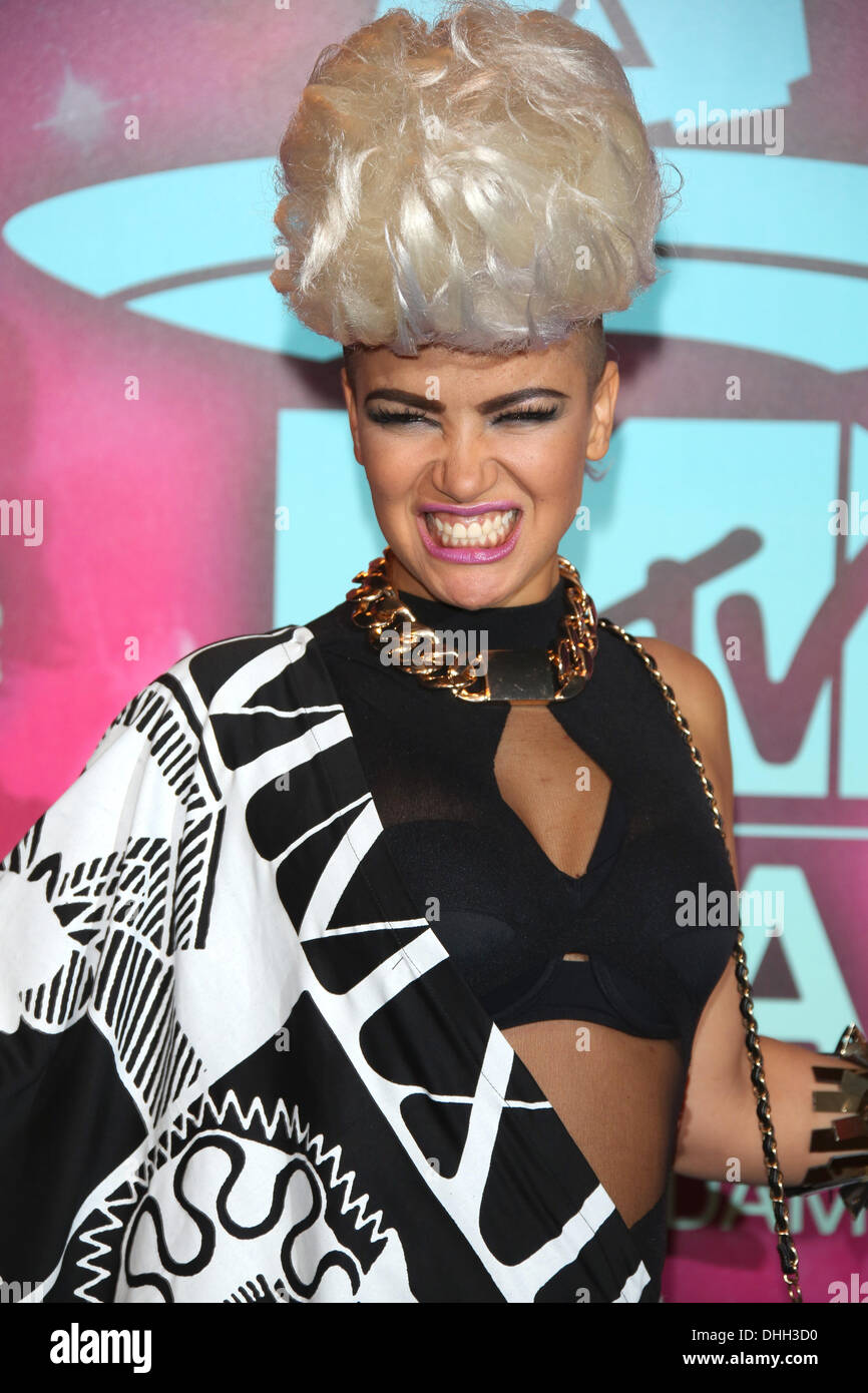 Amsterdam, The Netherlands. 10th Nov, 2013. Dutch singer Eva Simons ...