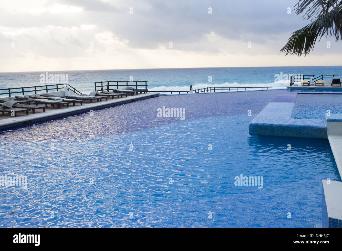 Empty ocean hi-res stock photography and images - Alamy
