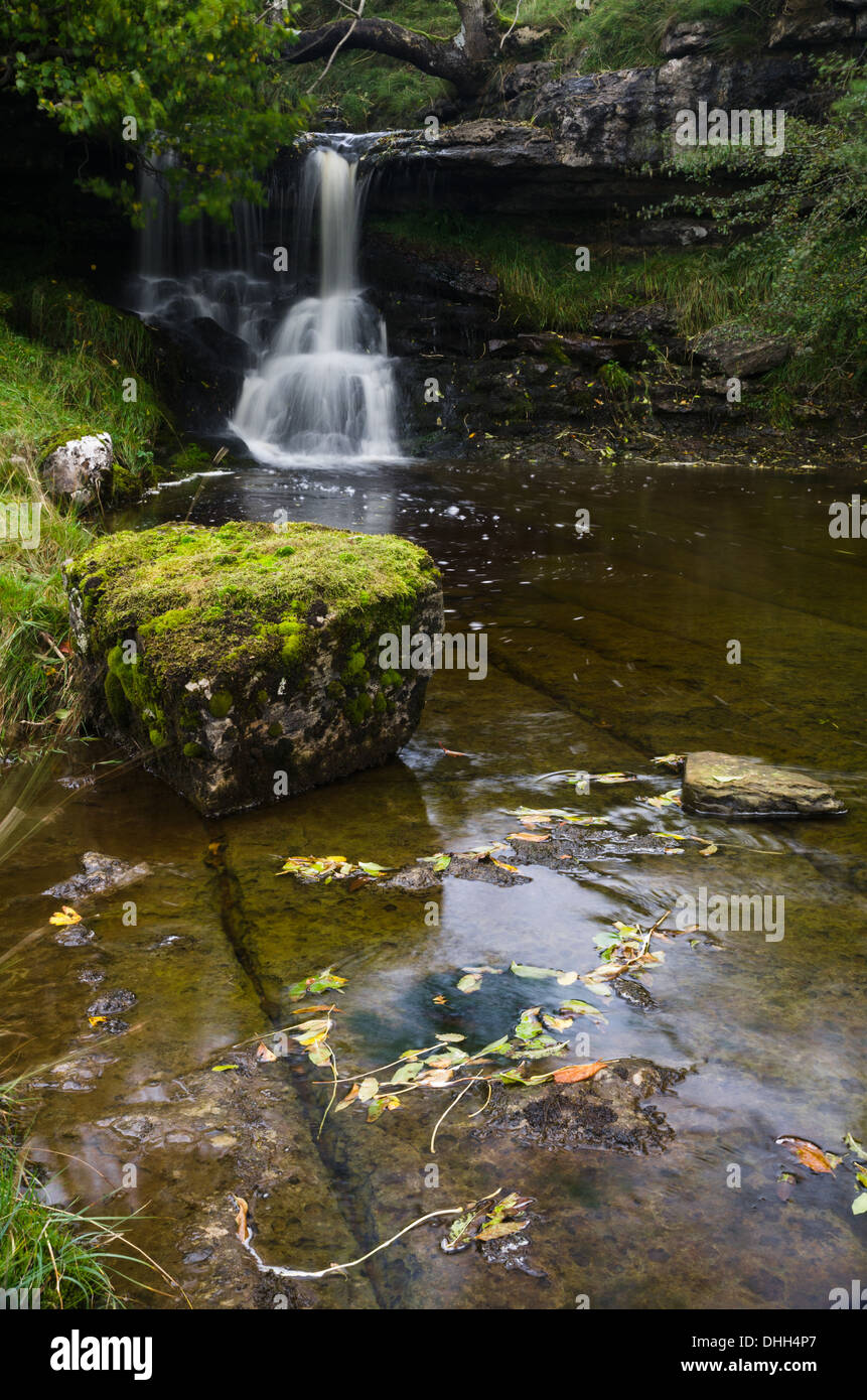 Cray waterfall in wharfedale hi-res stock photography and images - Alamy