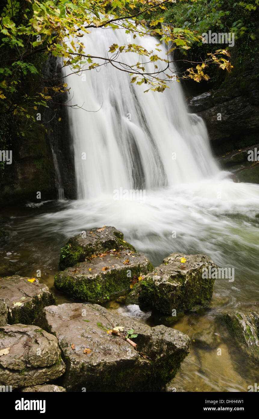 Janet's Foss waterfall in the Yorkshire Dales Stock Photo - Alamy