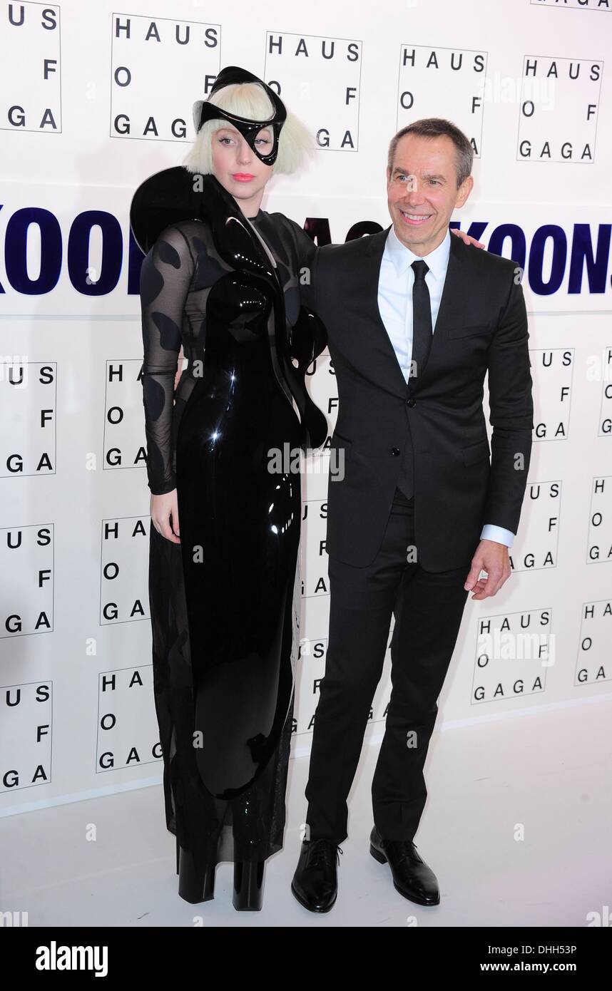 Lady gaga and jeff koons hi-res stock photography and images - Alamy