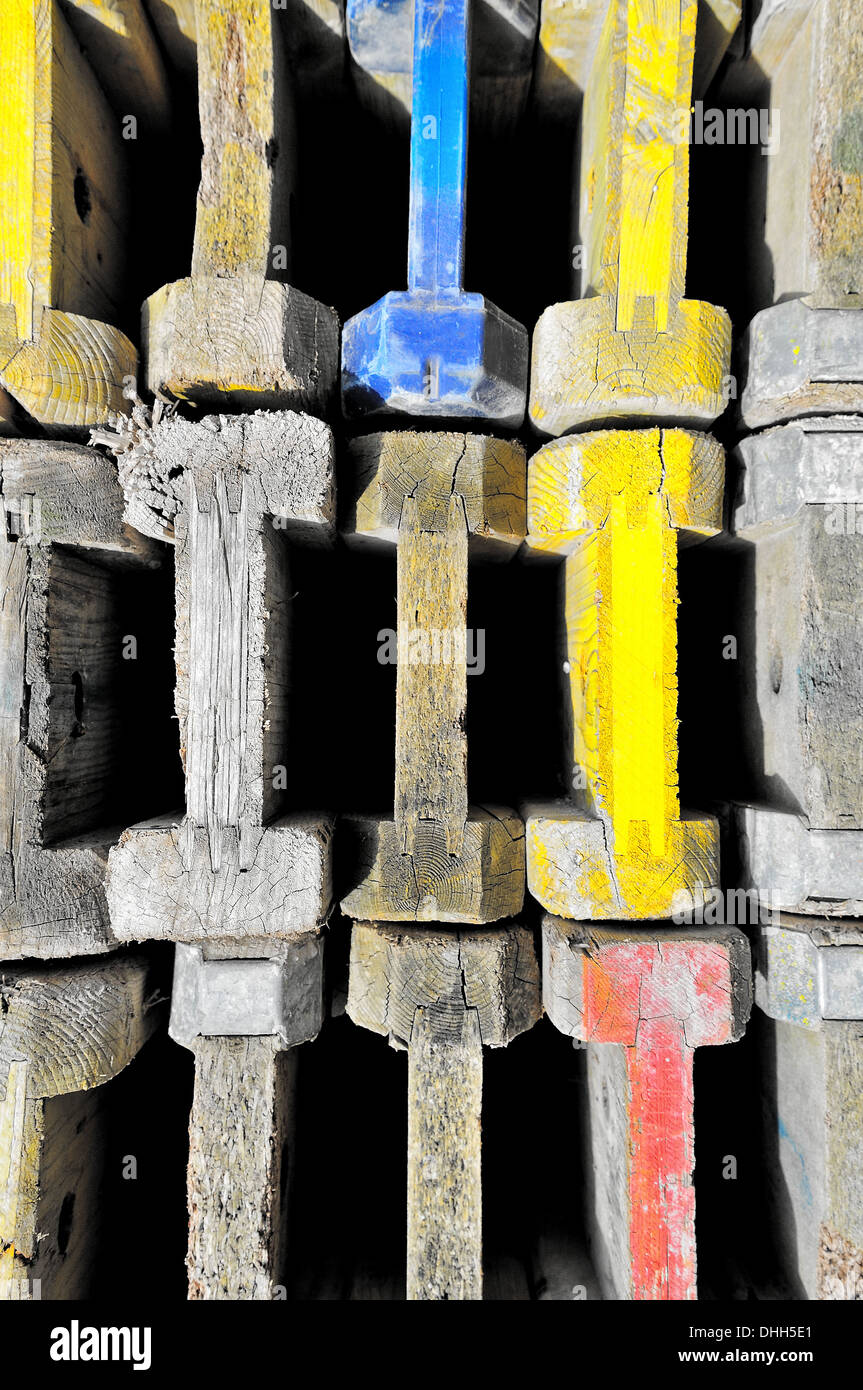 Vertical beams hi-res stock photography and images - Alamy