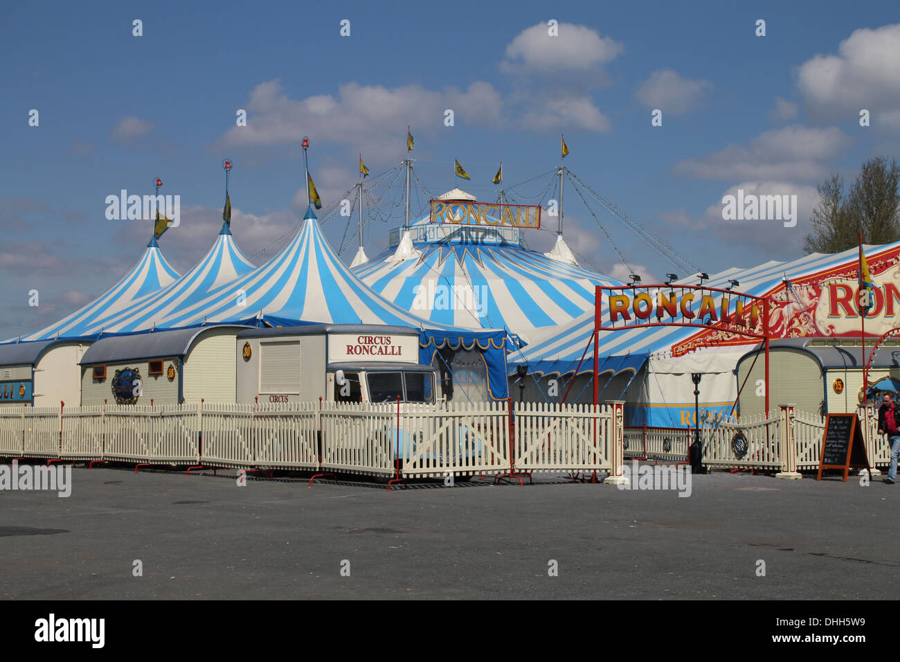 Circus roncalli hi-res stock photography and images - Alamy