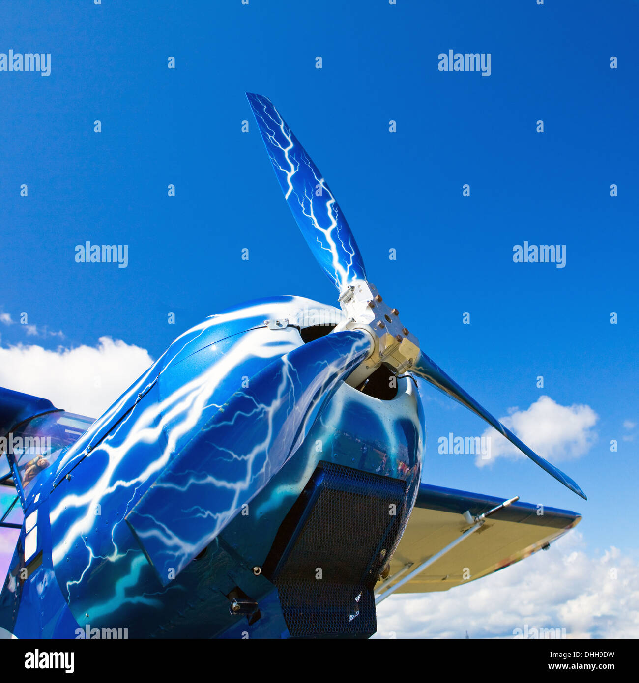 Screw of plane on sky background Stock Photo - Alamy