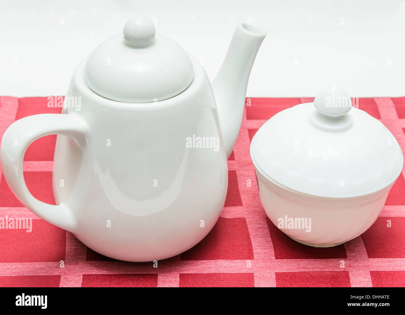 Chinese porcelain mug hi-res stock photography and images - Alamy