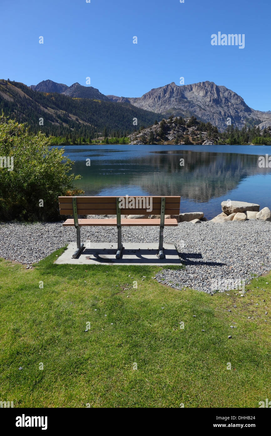 Cosy bench on the shore of Gull Lake Stock Photo - Alamy