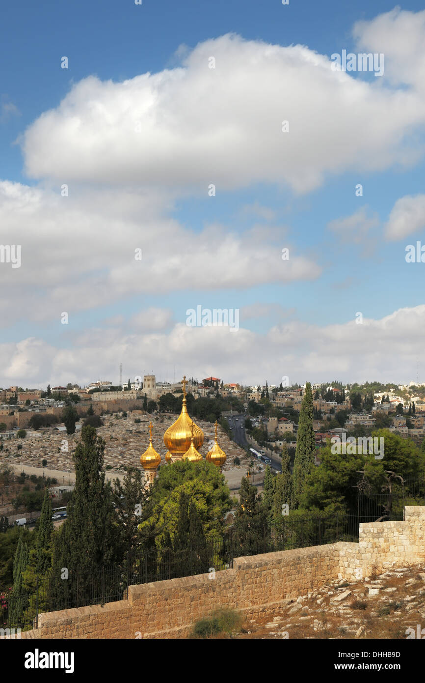 Golden church hi-res stock photography and images - Alamy