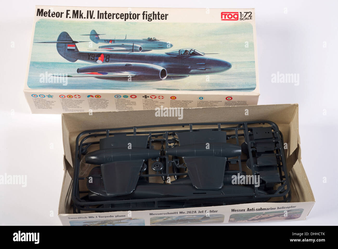 1 72 scale plastic model kits hi-res stock photography and images - Alamy