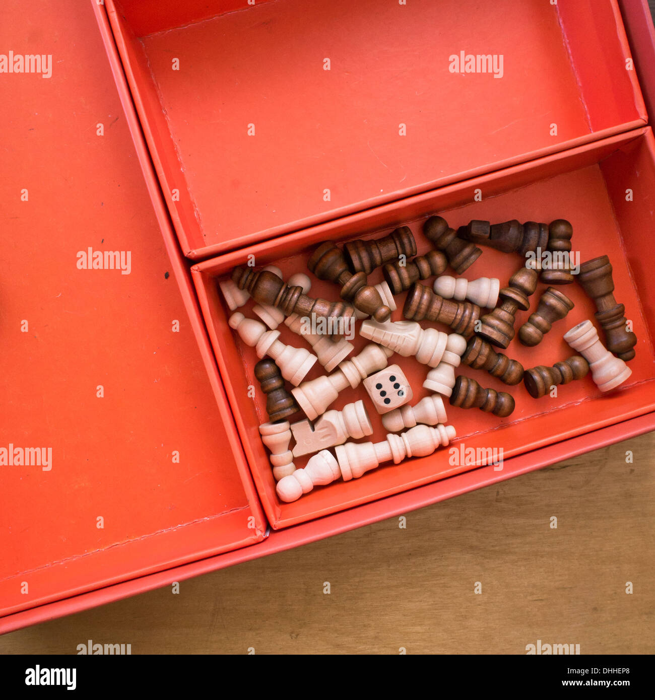 Box of chess hi-res stock photography and images - Alamy