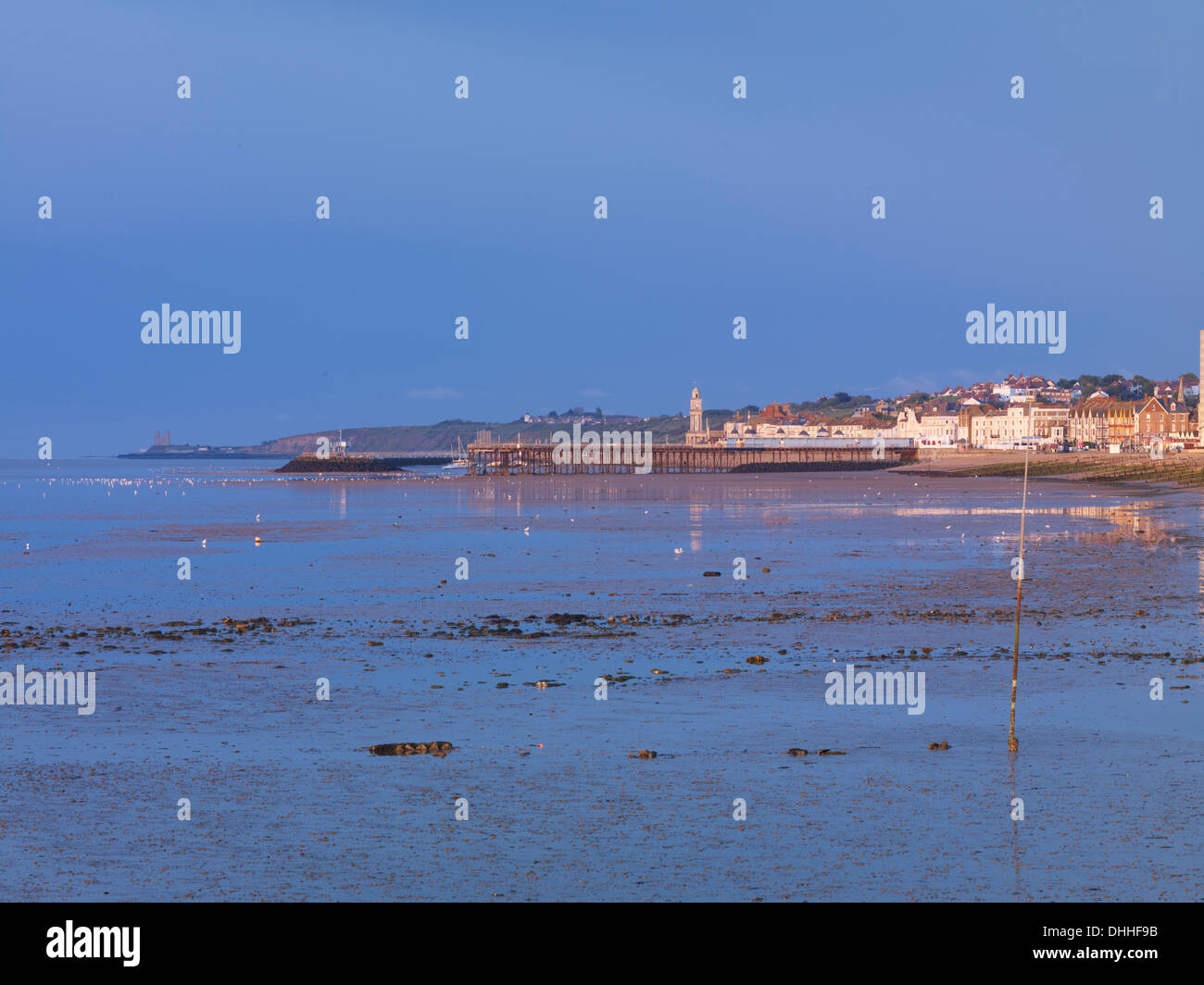 Kent coast line hi-res stock photography and images - Alamy