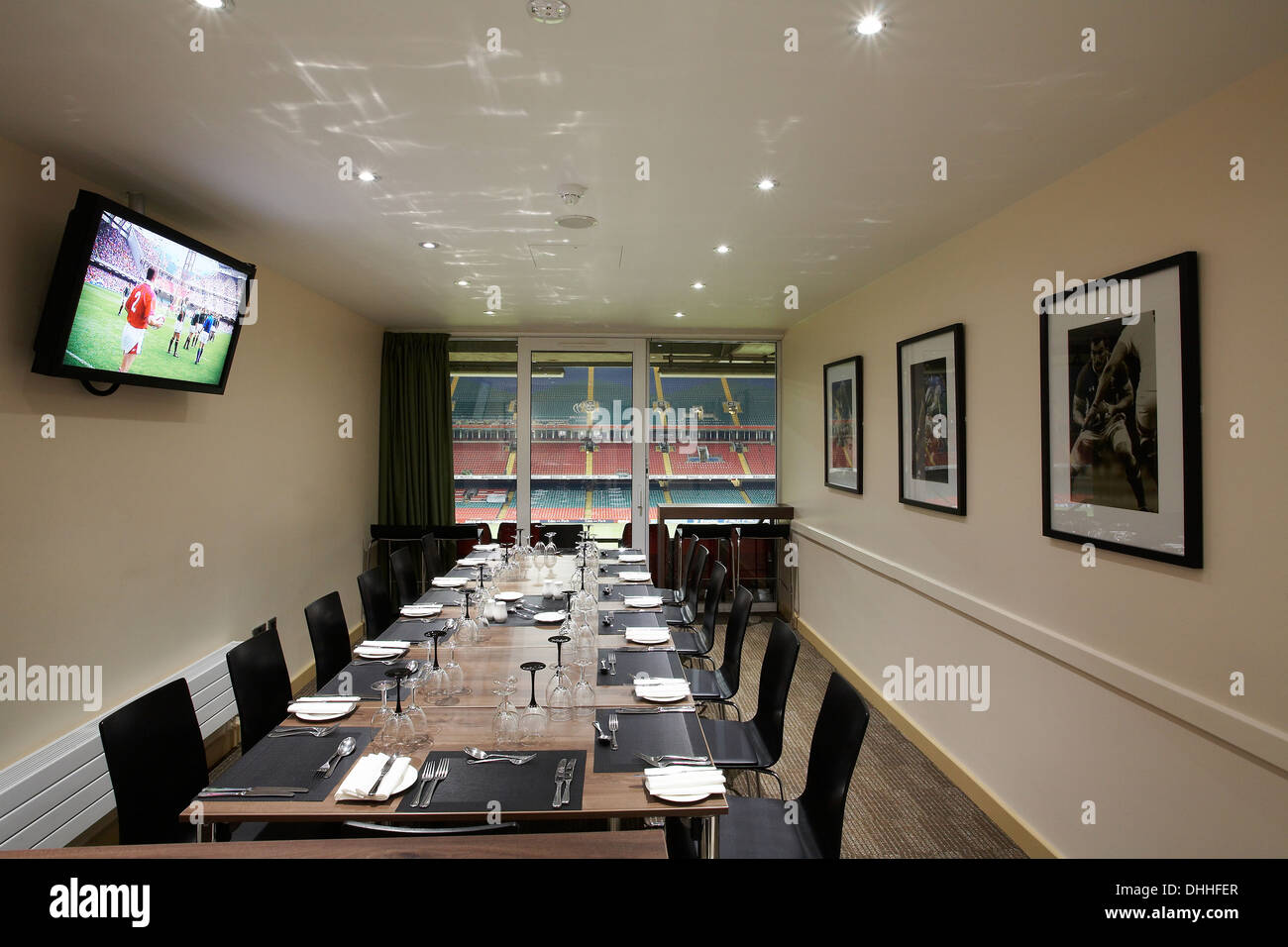 Sporting event box suite hi-res stock photography and images - Alamy