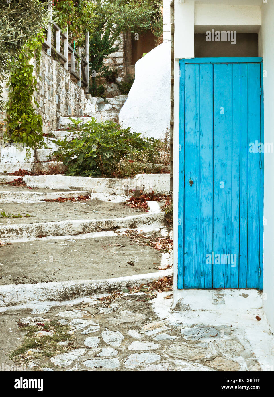 Greek white washed stairs hi-res stock photography and images - Alamy