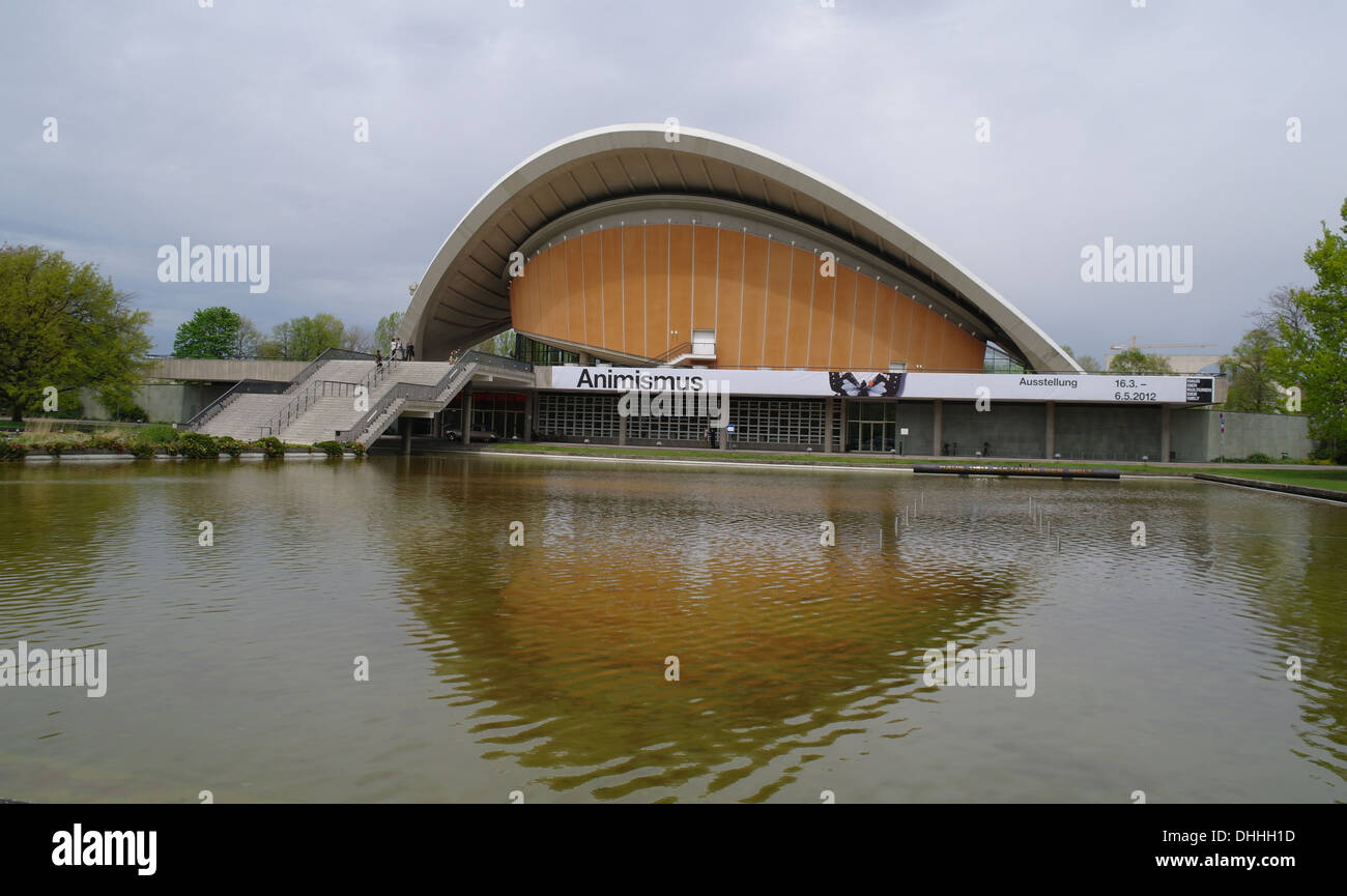 Modern small house germany orange hi-res stock photography and images ...
