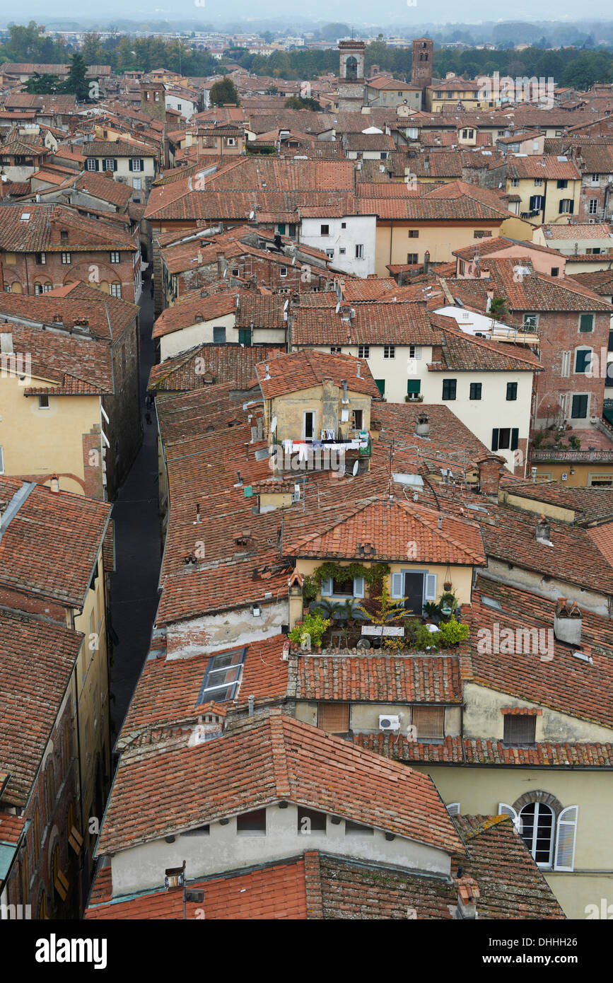 Italy roof tiles hi-res stock photography and images - Alamy