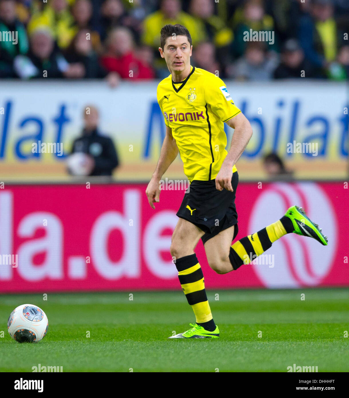 Borussia dortmunds robert lewandowski in action hi-res stock ...