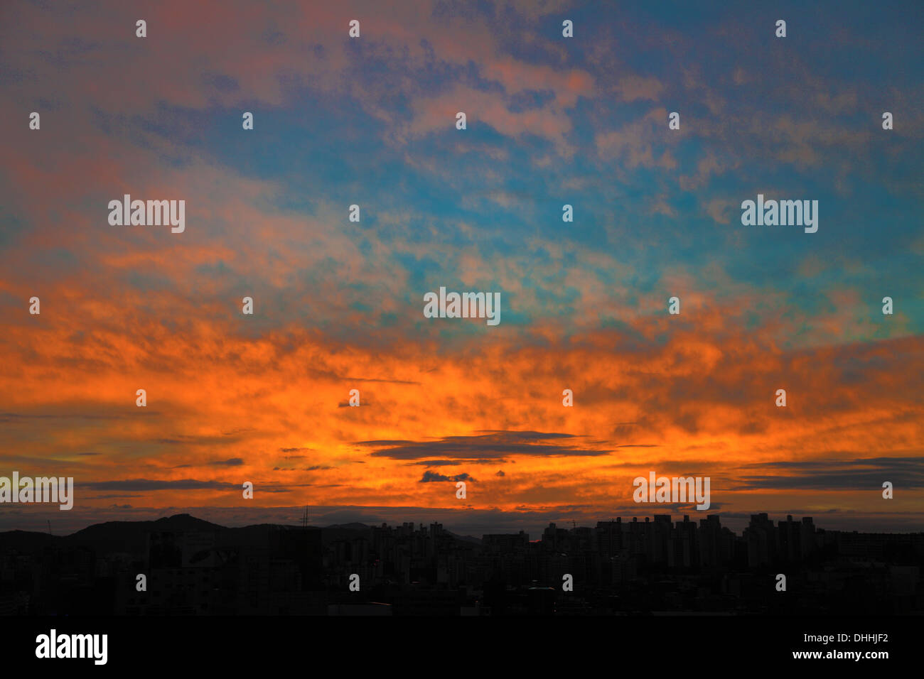 Sunrise sky hi-res stock photography and images - Alamy