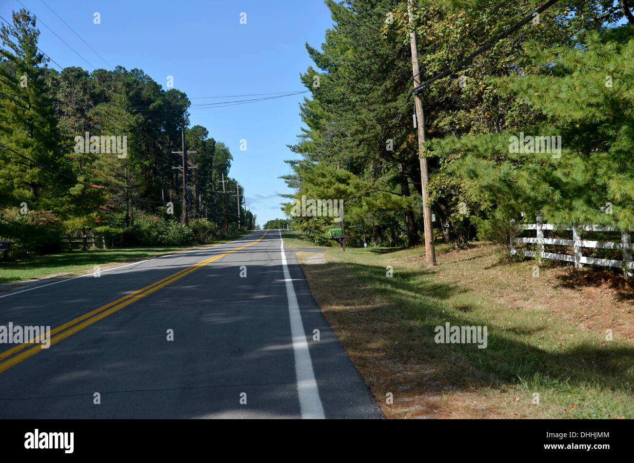 Road line route hi-res stock photography and images - Alamy