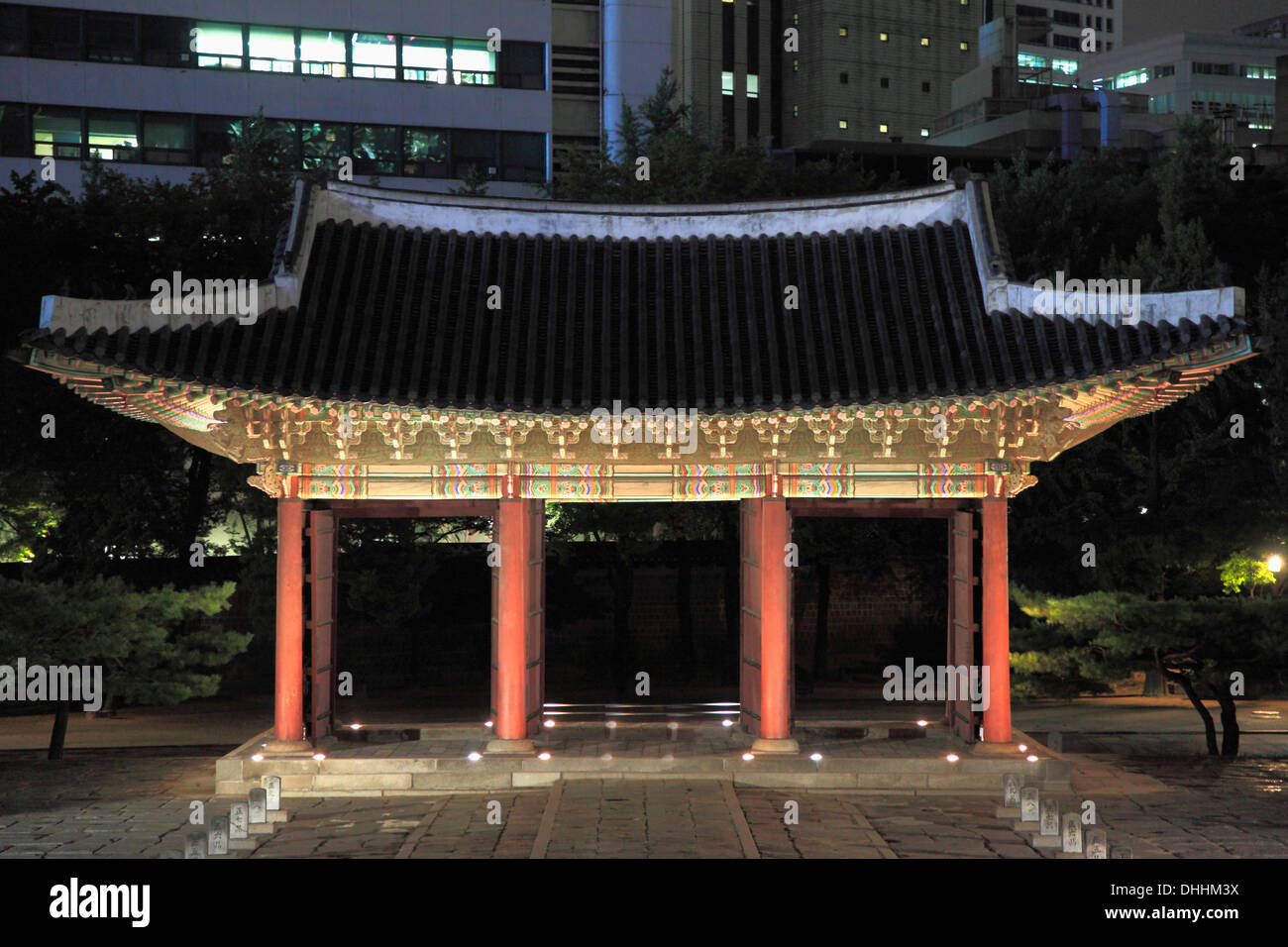 The deoksugung palace hi-res stock photography and images - Alamy