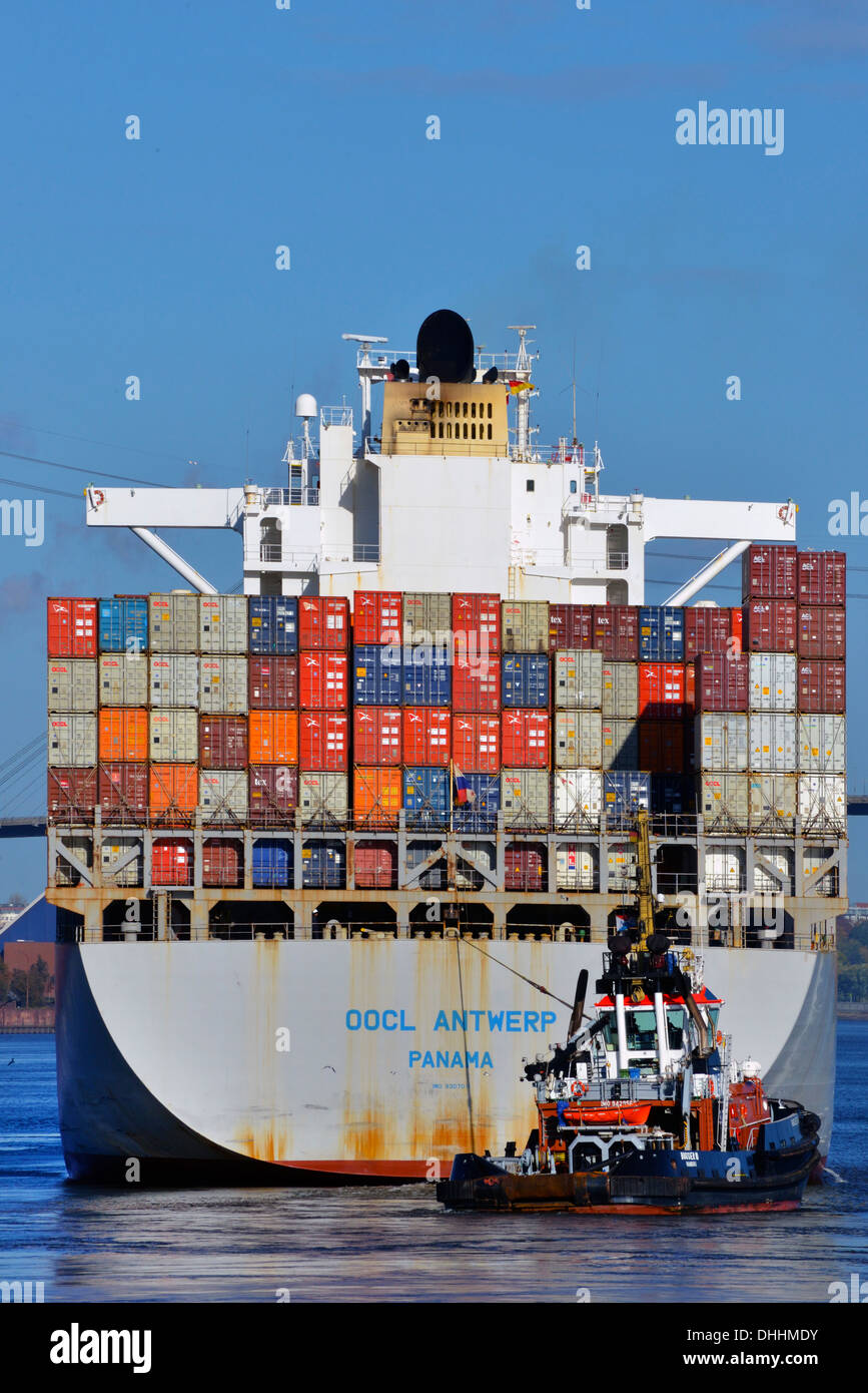 Oocl germany container vessel hi-res stock photography and images - Alamy