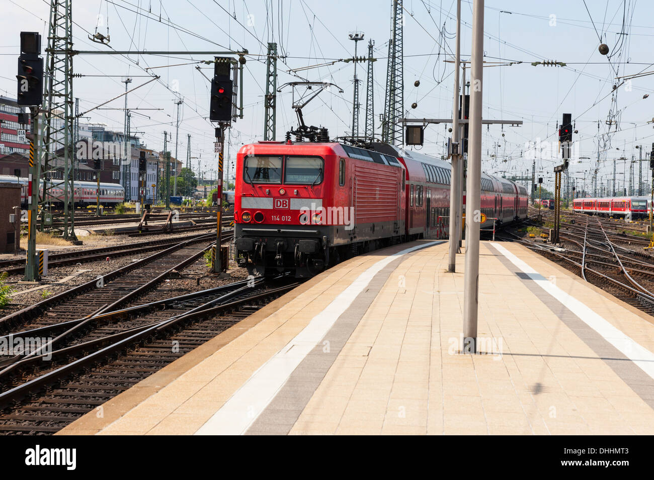Regional trains of deutsche bahn ag hi-res stock photography and images ...