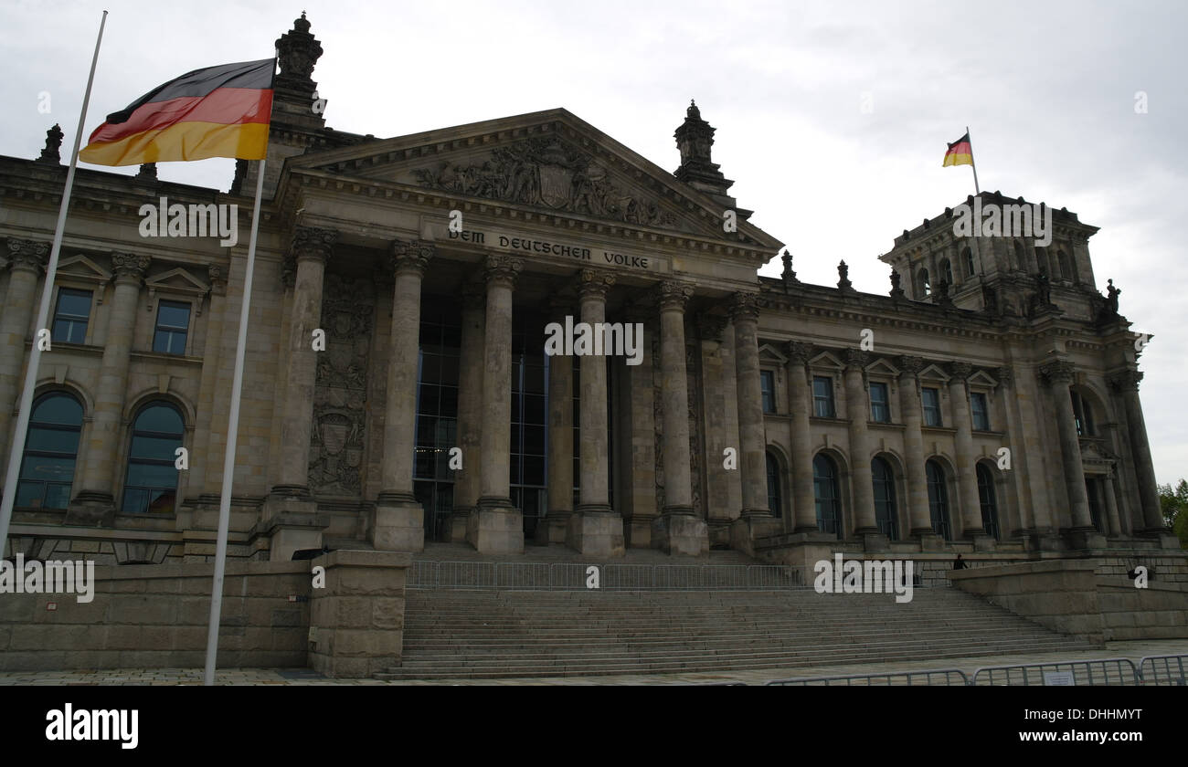 Building 1 baroque architecture brown masonry reichstag building rising ...