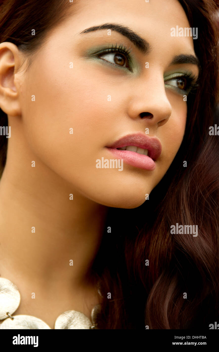 Wearing eye shadow hi-res stock photography and images - Alamy