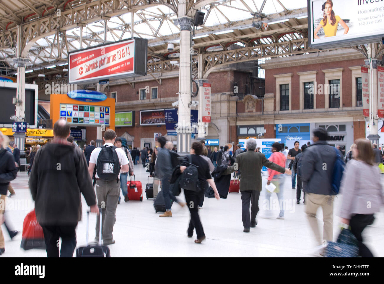 Victoria station, London Stock Photo - Alamy