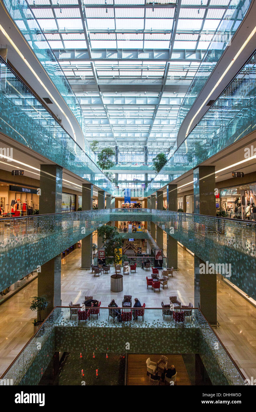 Shopping mall istanbul turkey hi-res stock photography and images - Alamy