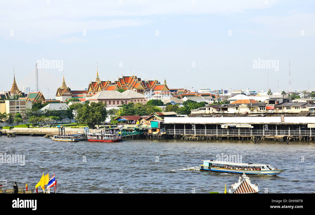 Old town bangkok along chao praya river hi-res stock photography and ...
