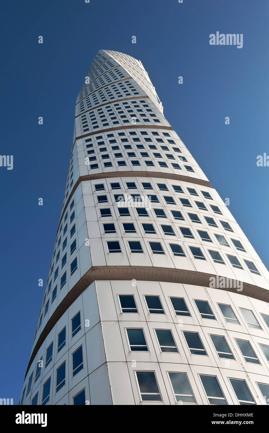 High rise building Turning Torso, architect Santiago Calatrava, Malmo ...
