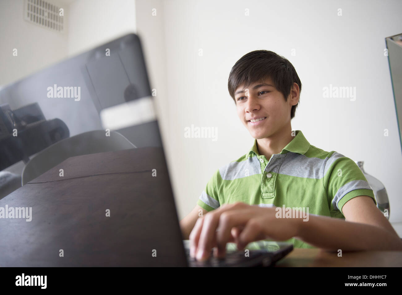 Teenage Boy Computer Stock Photos & Teenage Boy Computer Stock Images ...