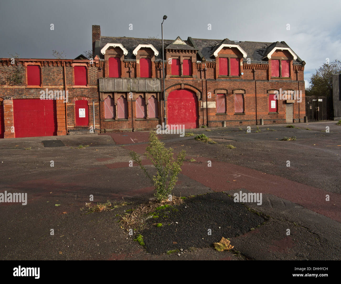 Anfield housing hi-res stock photography and images - Alamy