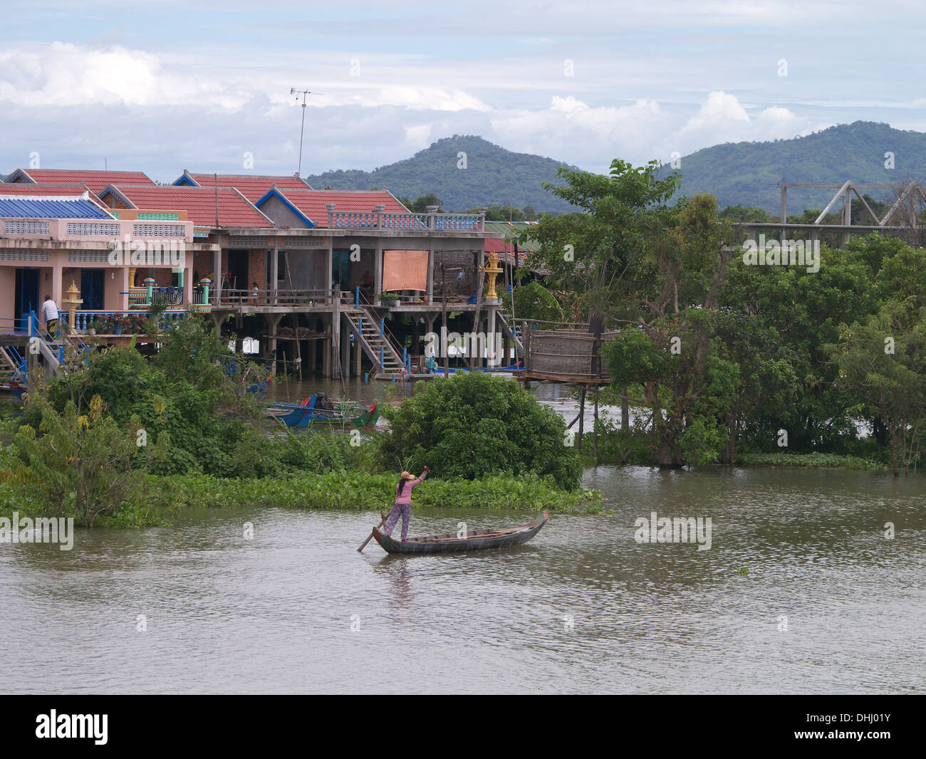 Cambodia girl hi-res stock photography and images - Alamy