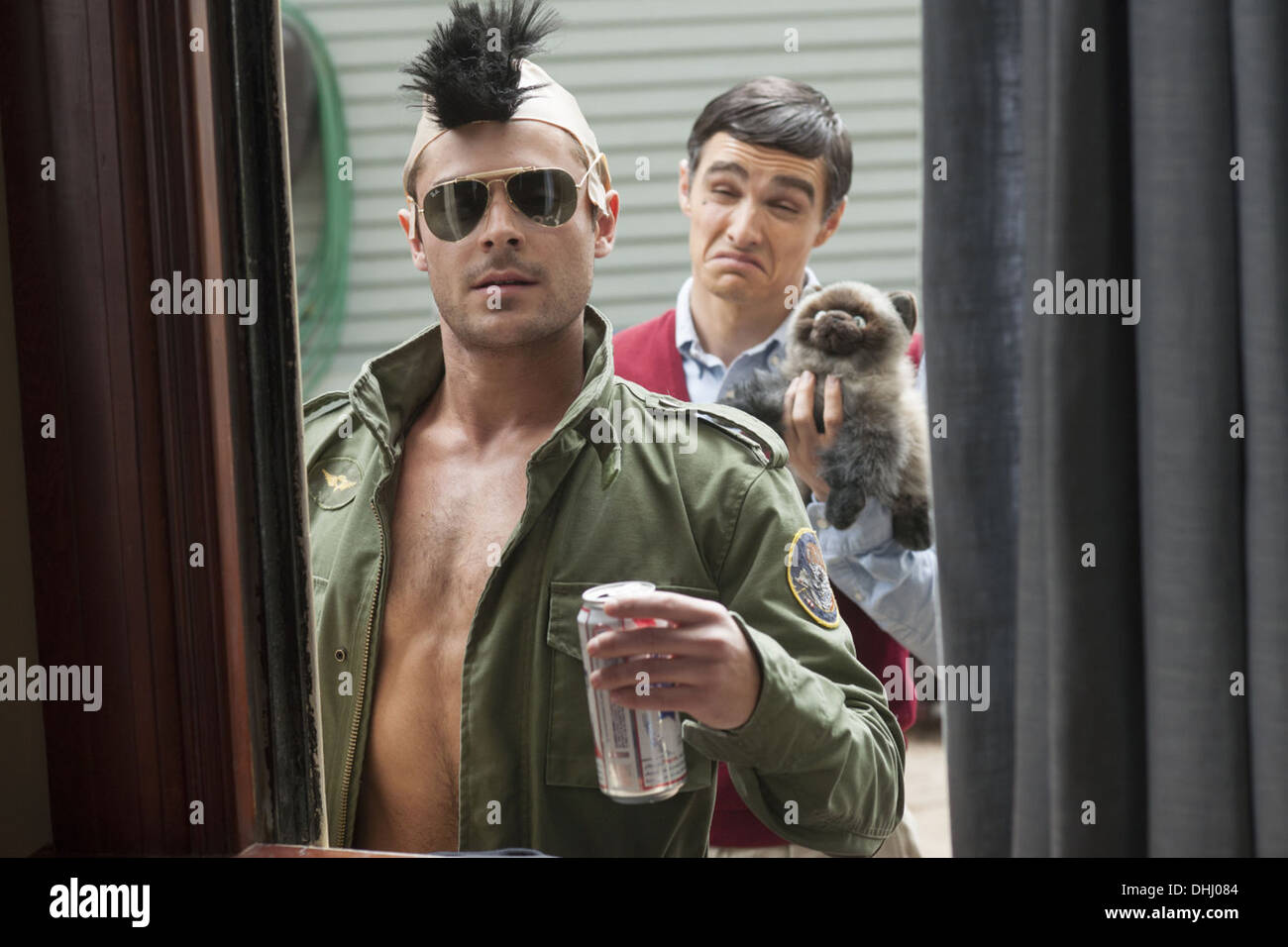 NEIGHBORS (2014) ZAC EFRON, DAVE FRANCO NICHOLAS STOLLER (DIR ...
