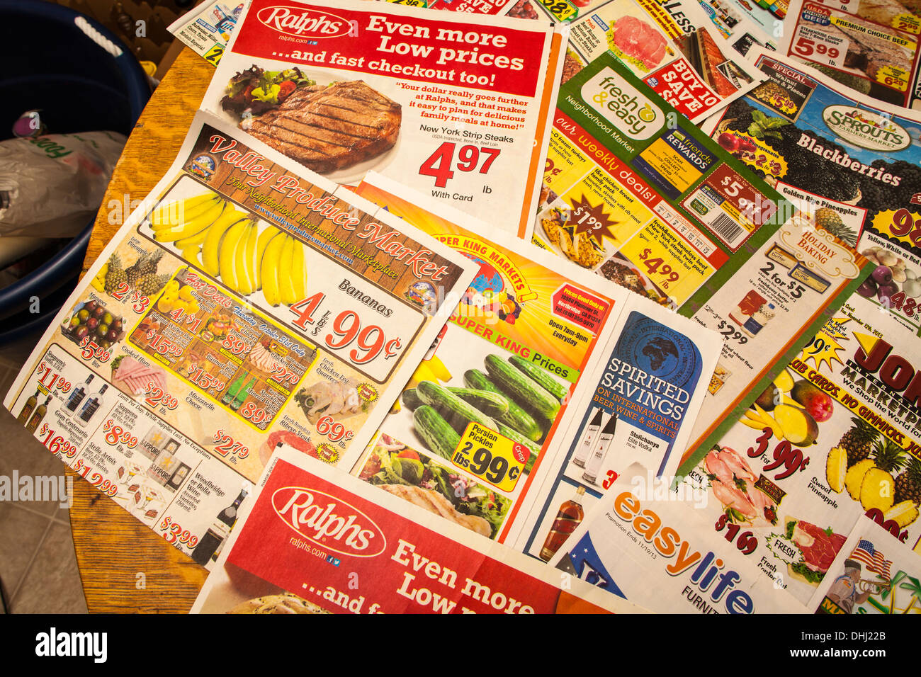 Los Angeles California grocery store advertisements that arrive through ...