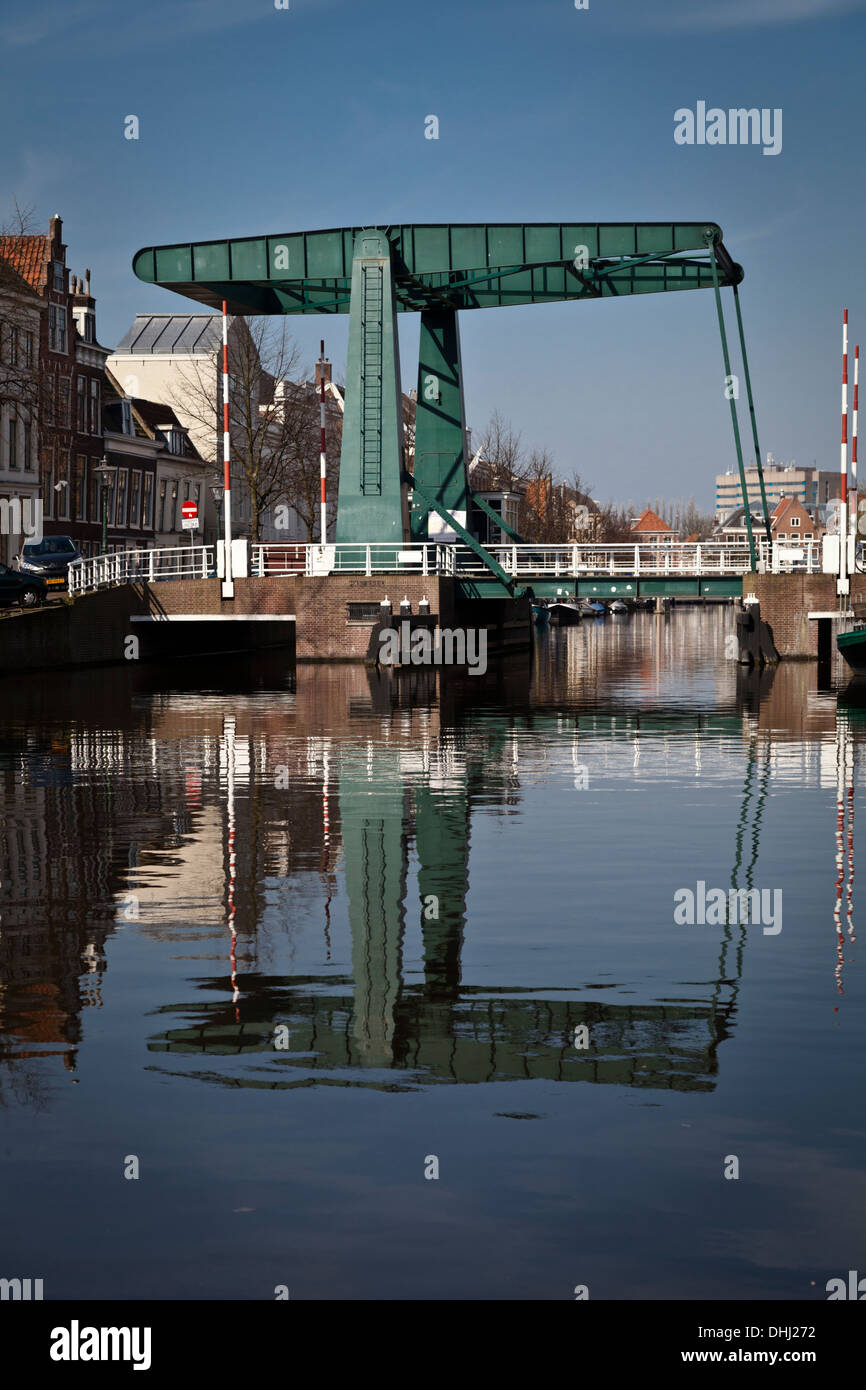 Bascule bridge design hi-res stock photography and images - Alamy