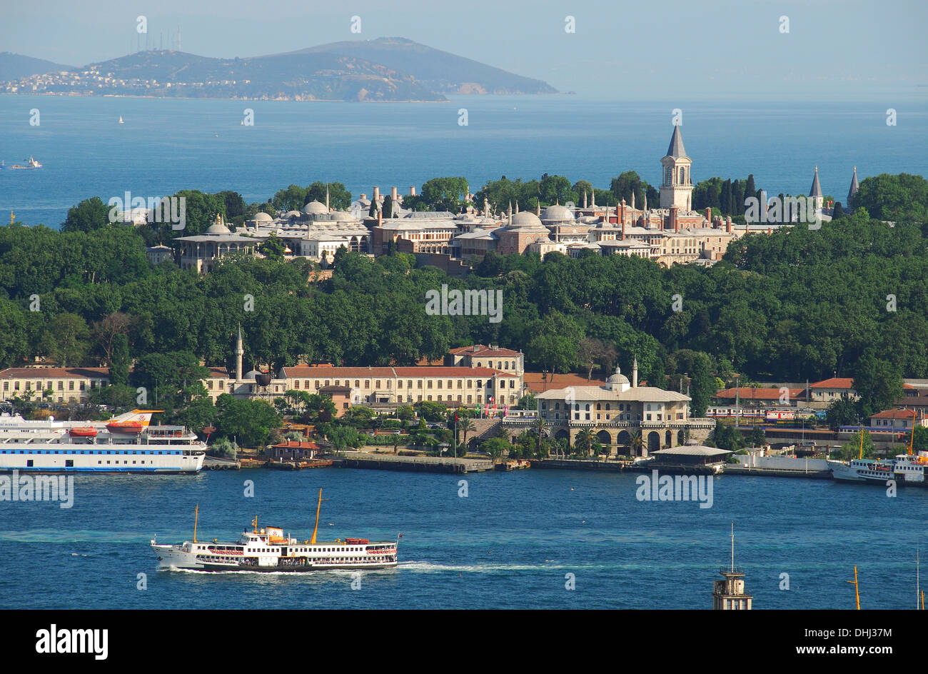ISTANBUL, TURKEY. A view of Topkapi Palace, the Golden Horn and the Sea ...